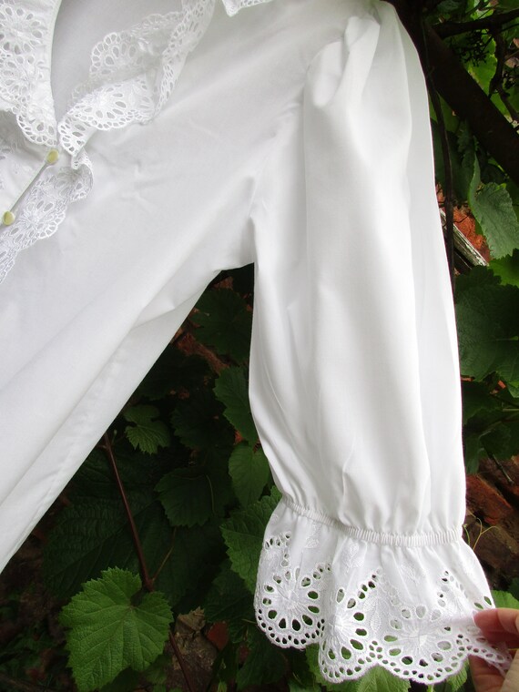 Vintage White Dirndl Trachten Blouse with Tulip Lace … - Gem