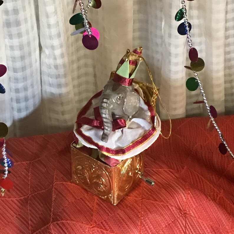 Katherines Collection Renaissance Circus Music Box by Wayne Keleski ...