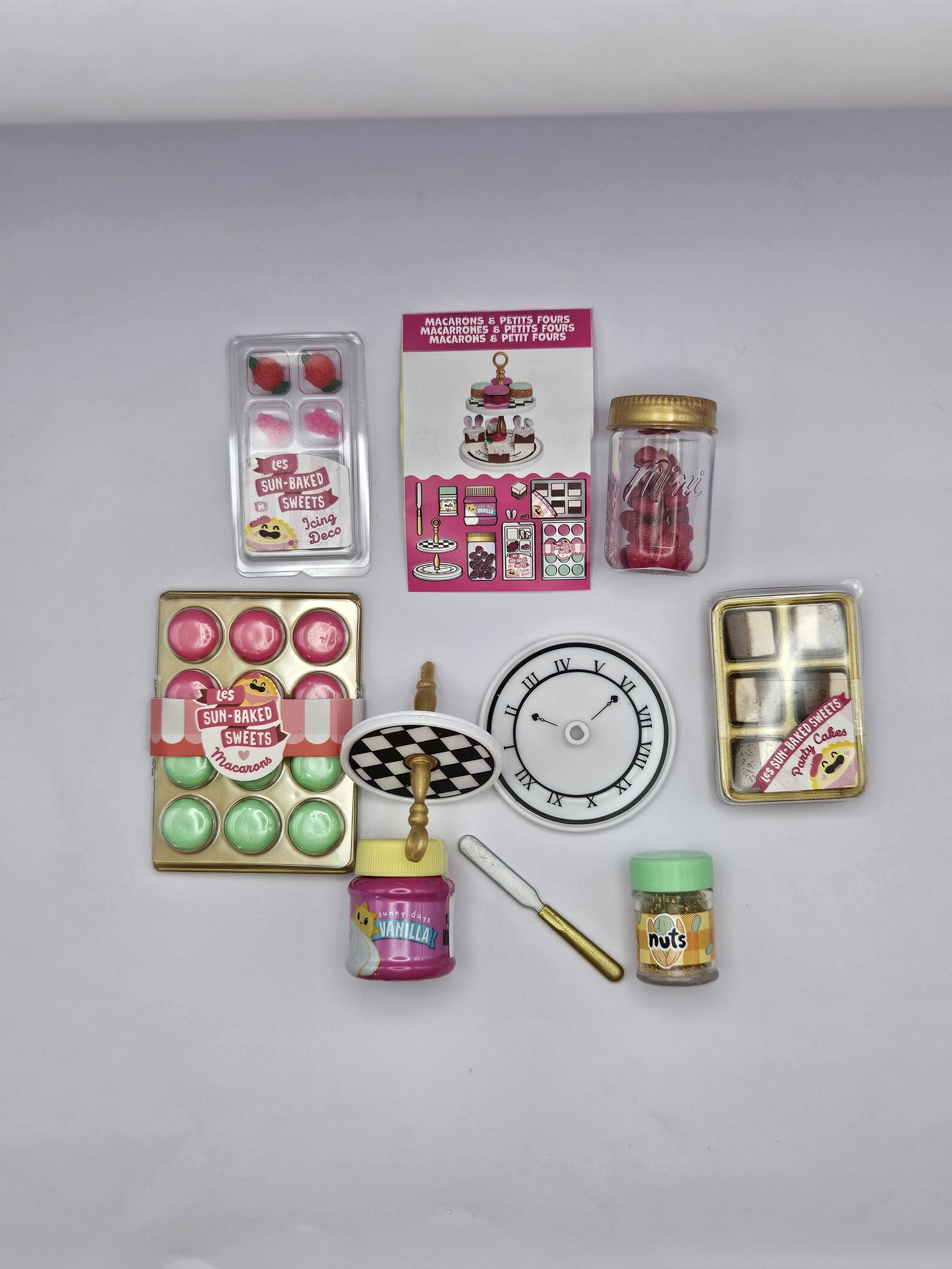 MGA Miniverse: Birthday Macarons and Petits Fours - Etsy
