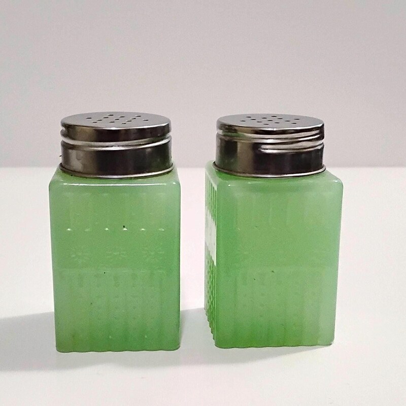 Jadeite Shaker - Etsy