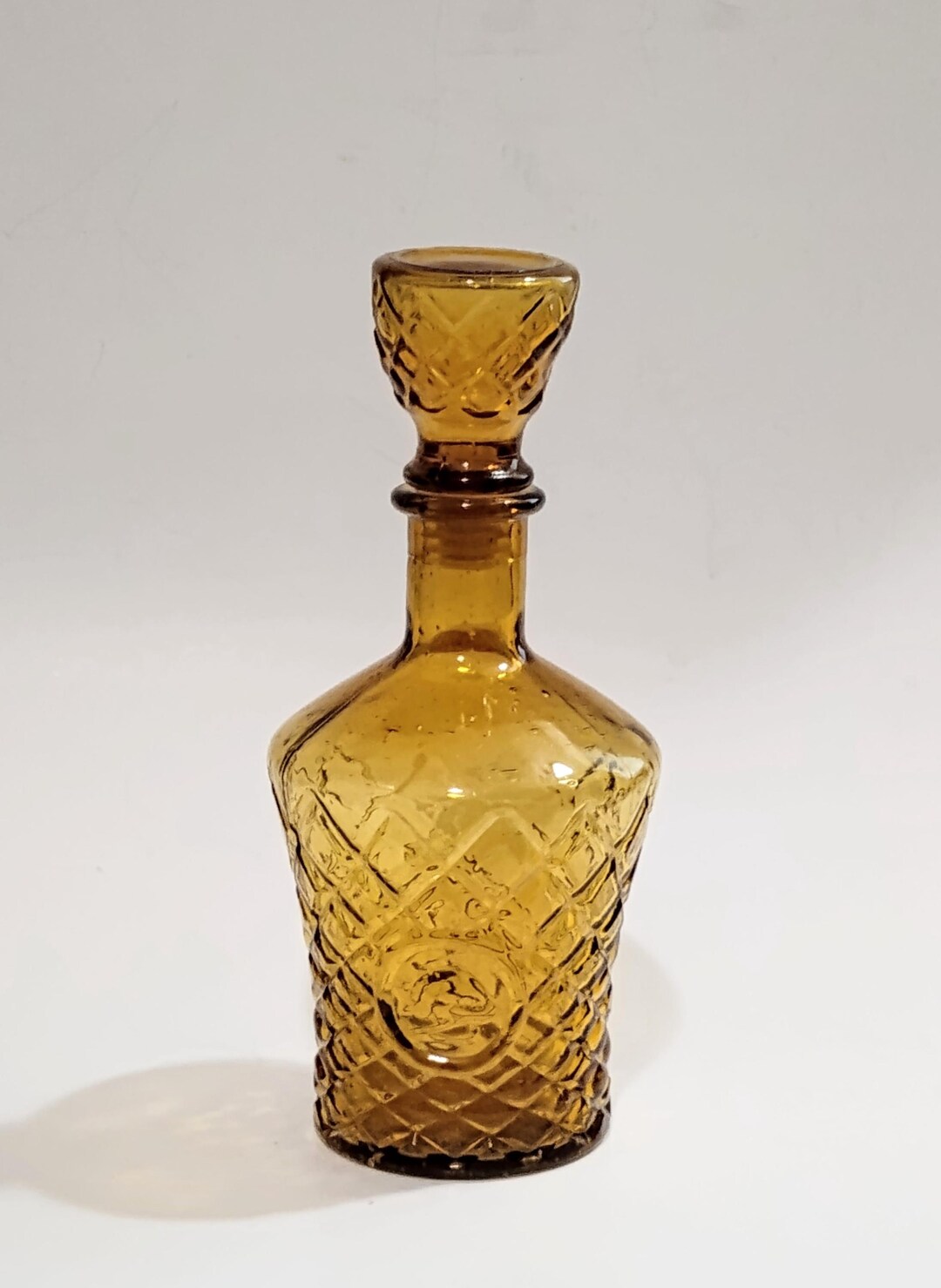 Vintage Amber Embossed Diamond Cut Pattern Decanter With Stopper ...