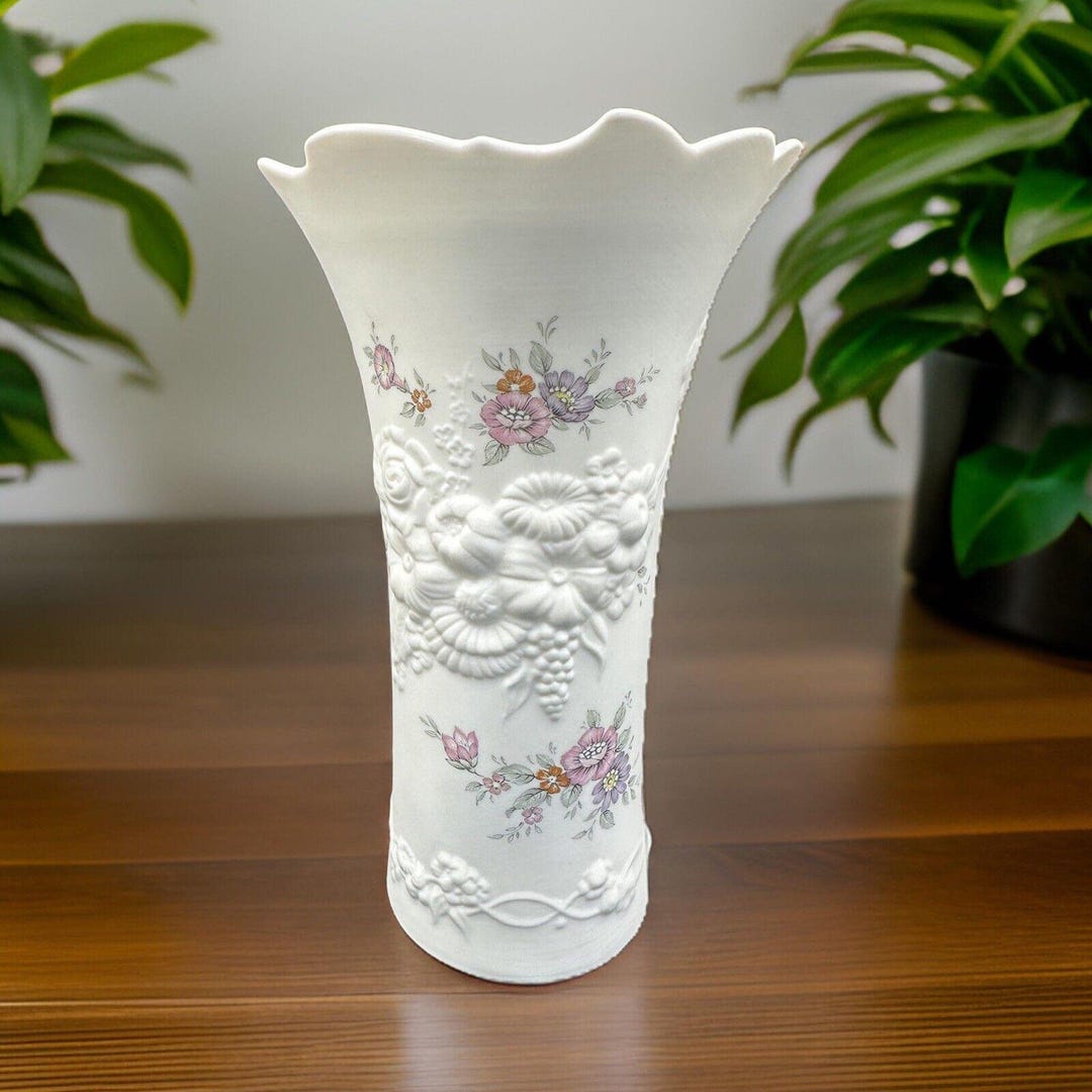 Vintage Kaiser Germany Rosalie Hand Painted 7 Inch Porcelain Vase 1970s ...