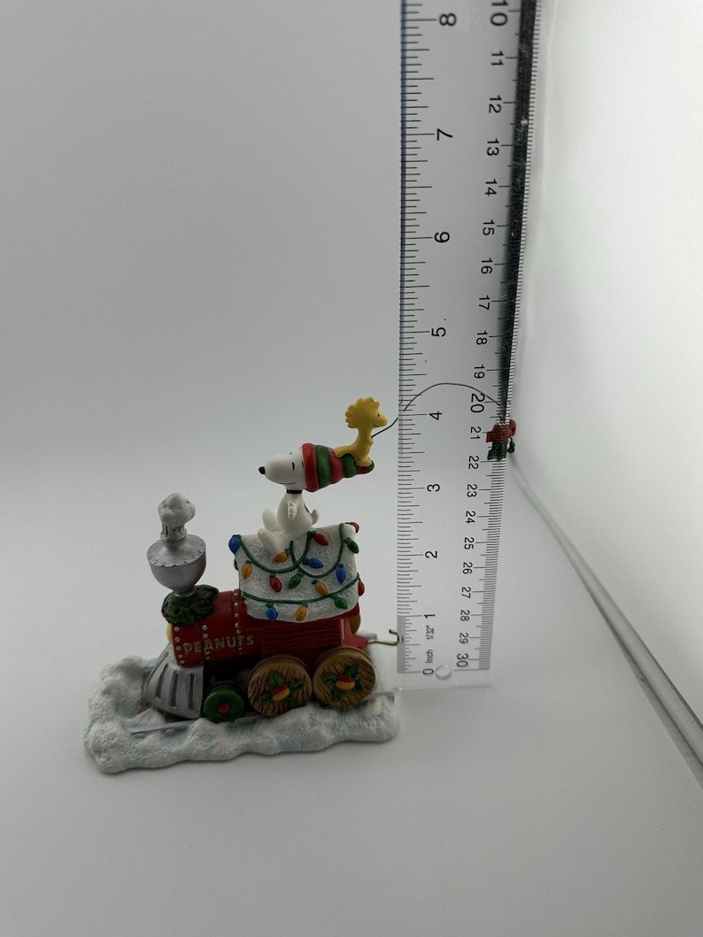 Danbury Mint Peanuts Christmas Train COA Snoopy, Linus, Lucy, CB, Sally ...
