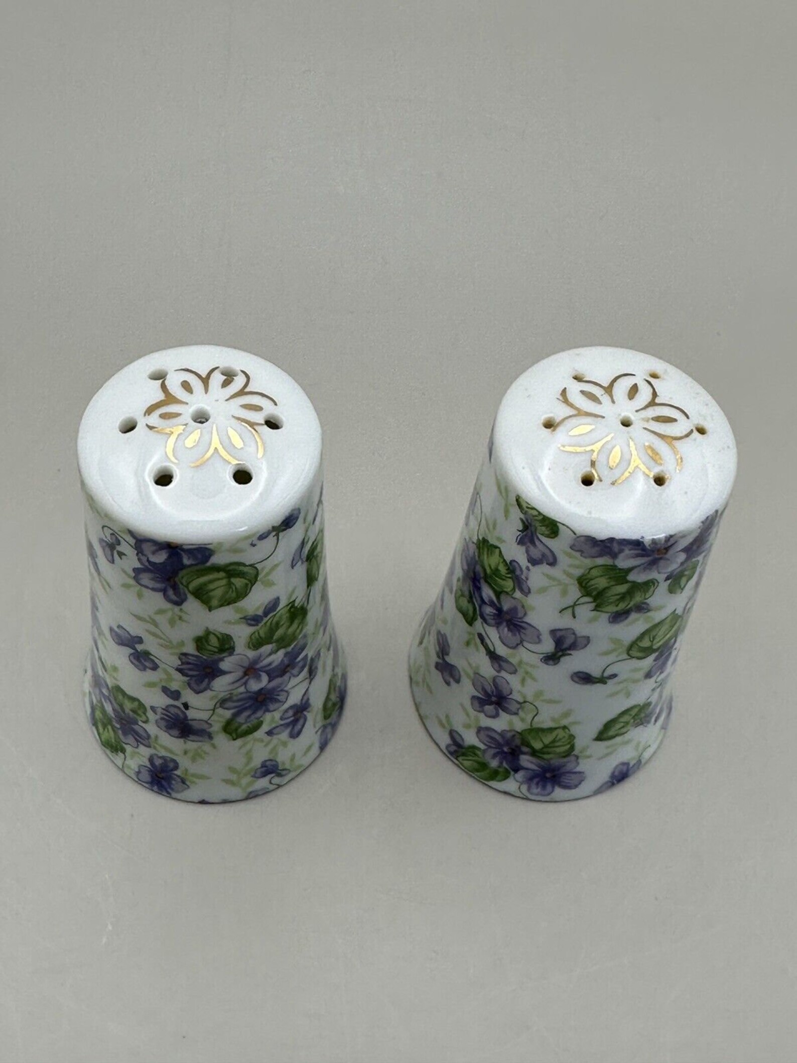 Vintage Lefton 565v Violet Green Floral Salt and Pepper Shakers Sticker ...