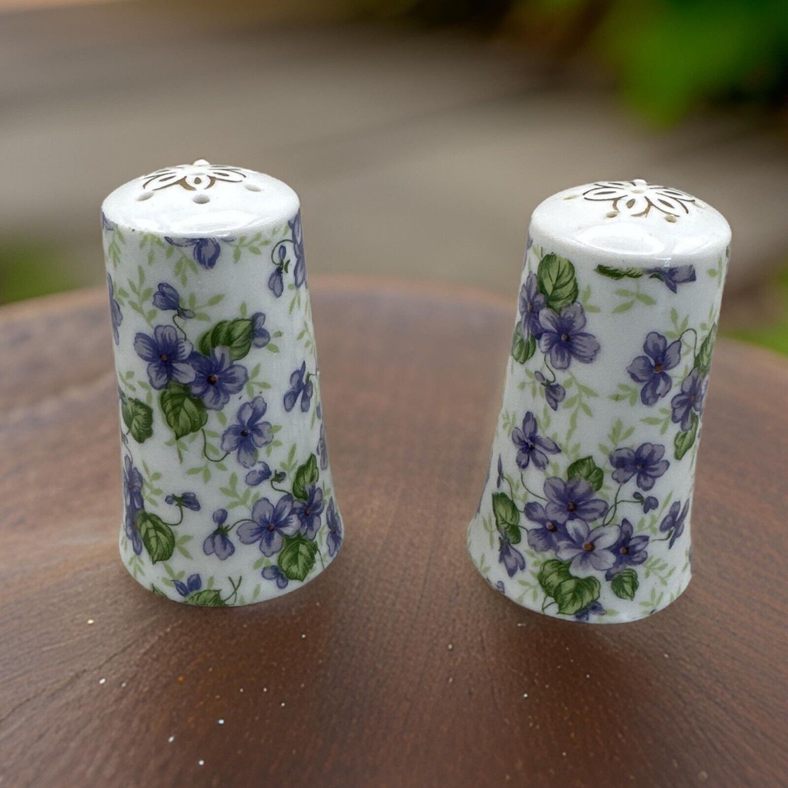 Vintage Lefton 565v Violet Green Floral Salt and Pepper Shakers Sticker ...