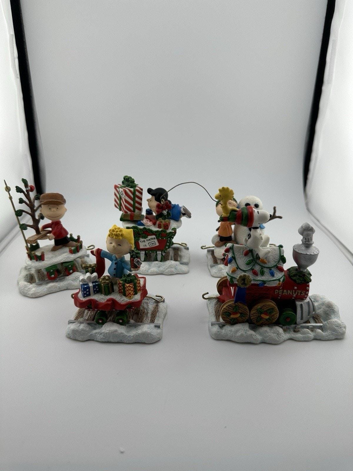 Danbury Mint Peanuts Christmas Train COA Snoopy, Linus, Lucy, CB, Sally ...