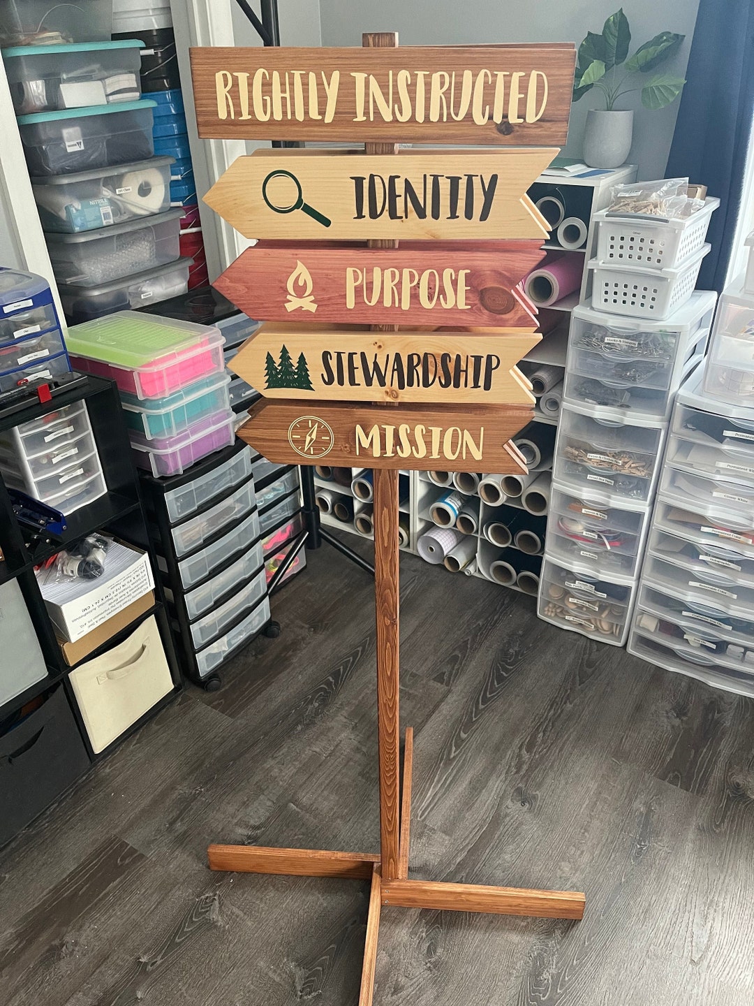 6-10 Large Directional Arrows With Free Standing Post, 3.5x18 Inch ...