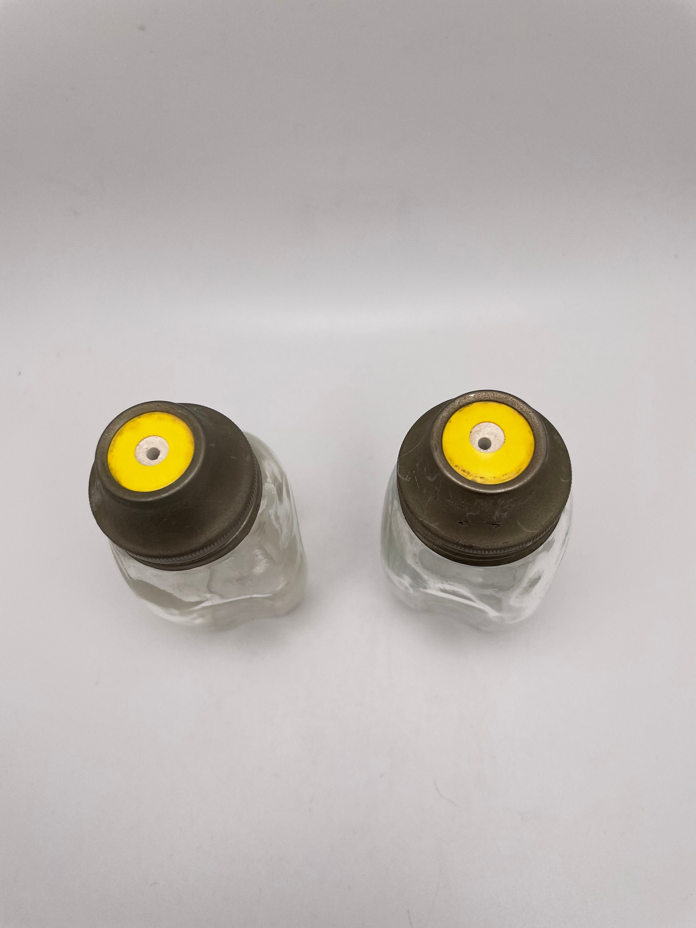 Vintage Airko Salt and Pepper Shakers - Etsy Vintage Airko Salt and Pepper Shakers - Etsy