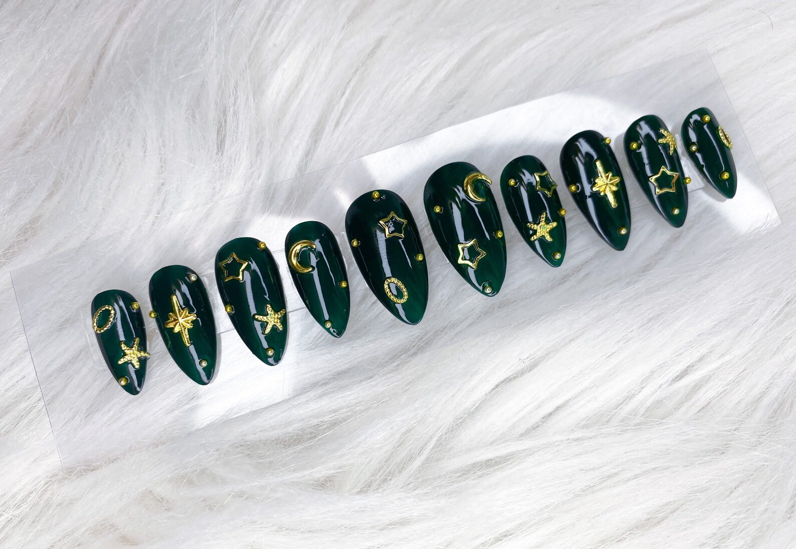 Emerald and Gold Celestial press on nails | Etsy
