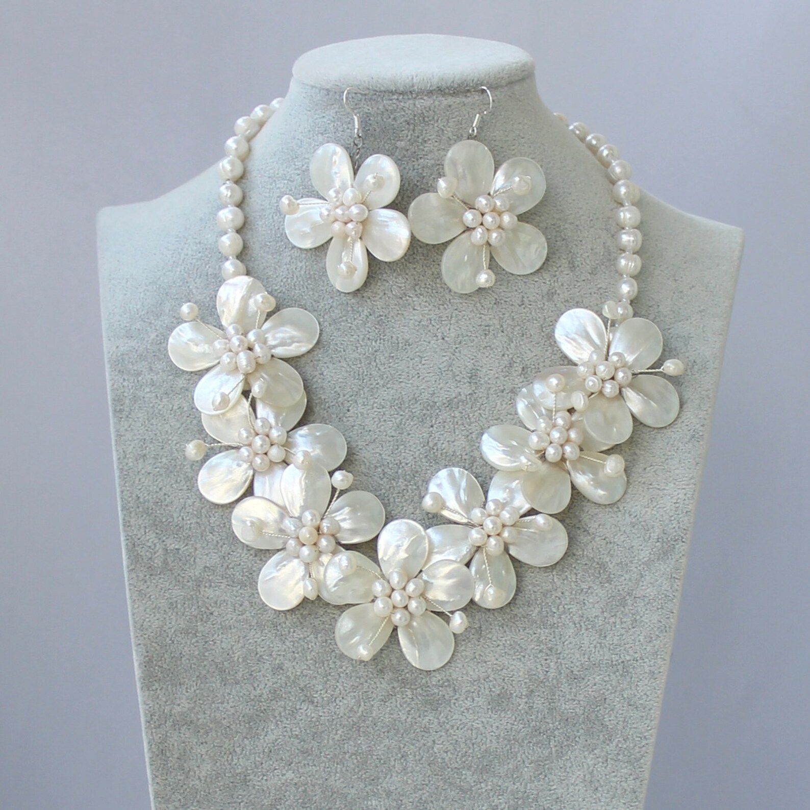 18'' Natural White Shell Flower Necklace Pearl Necklace Earrings Set ...