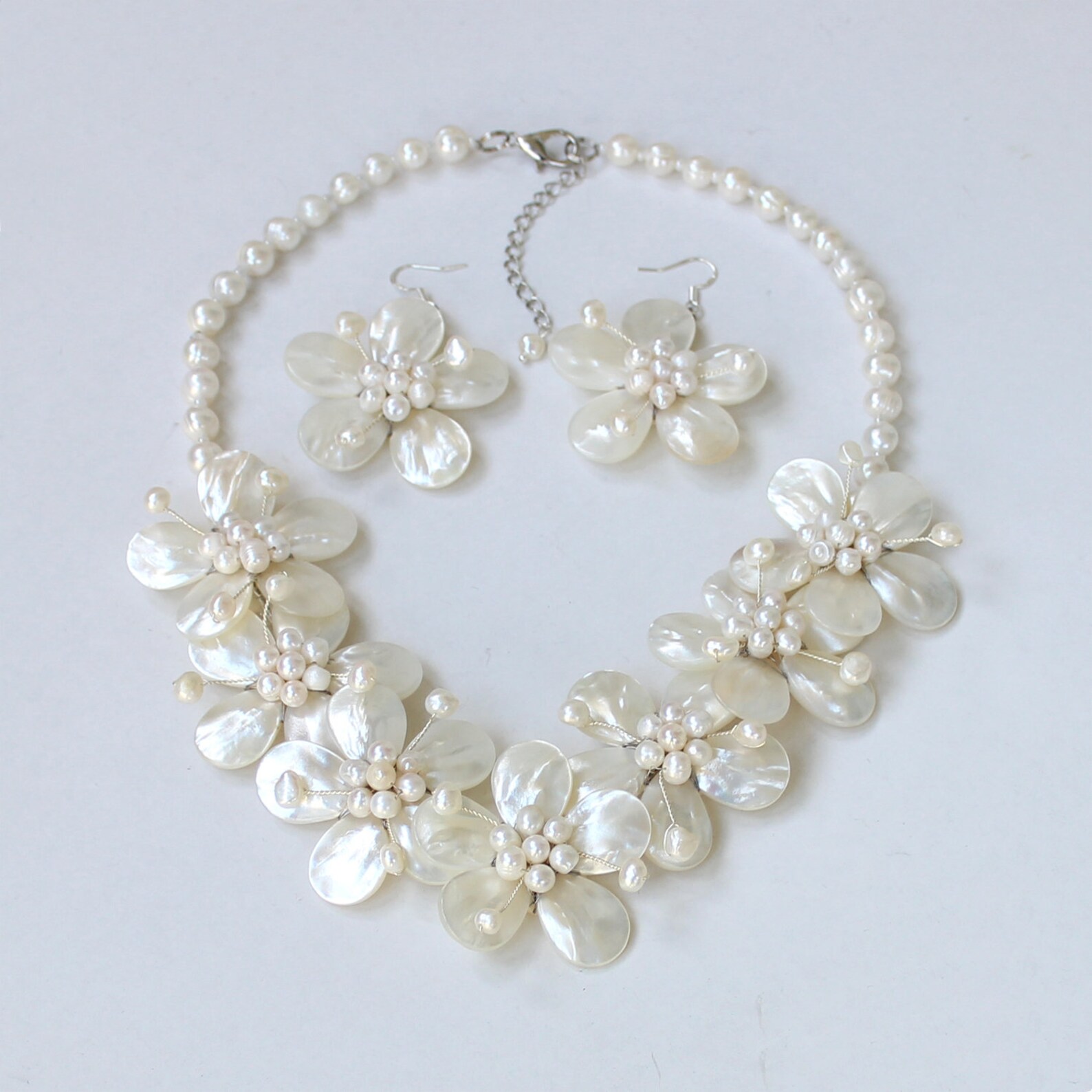 18'' Natural White Shell Flower Necklace Pearl Necklace Earrings Set ...