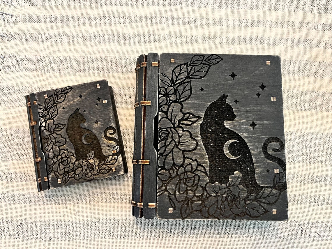 Sliding Dice Tome With Custom Engraving and Foam Insert - Etsy