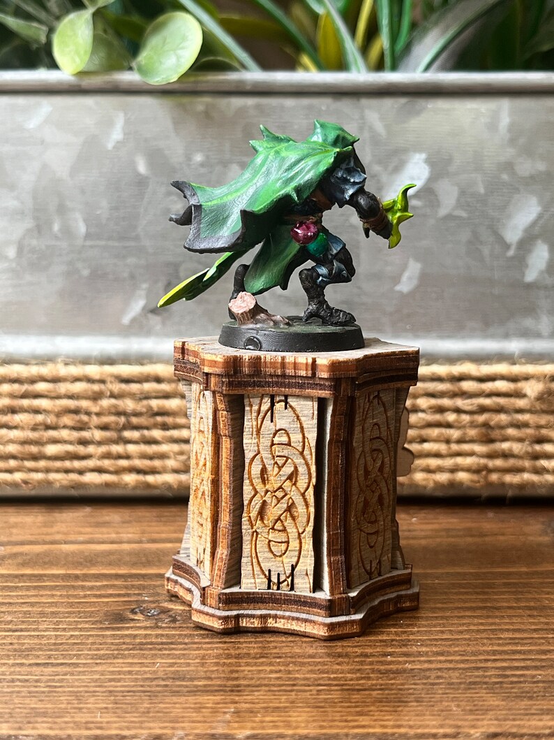 Custom DND Character Display Pedestals ~ Dnd Player Gifts ~ Dnd ...