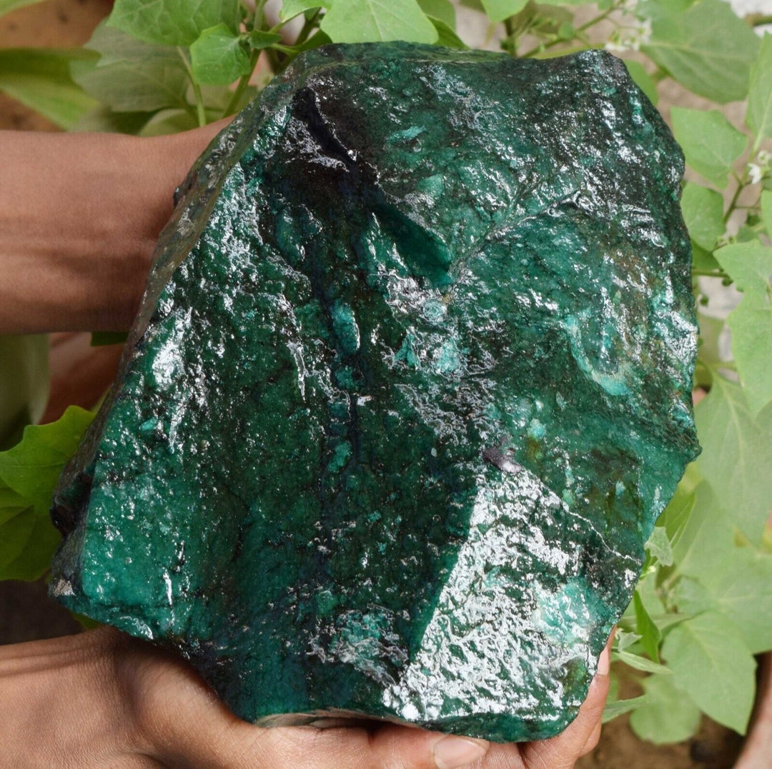 Green Emerald Natural Uncut Shape 27000 Ct 5.420 Kg Certified Loose ...