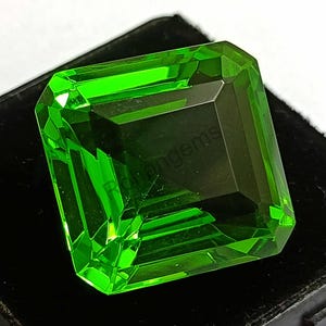 Green Emerald Natural Shiny Transparent 28.85 Ct Certified Faceted ...