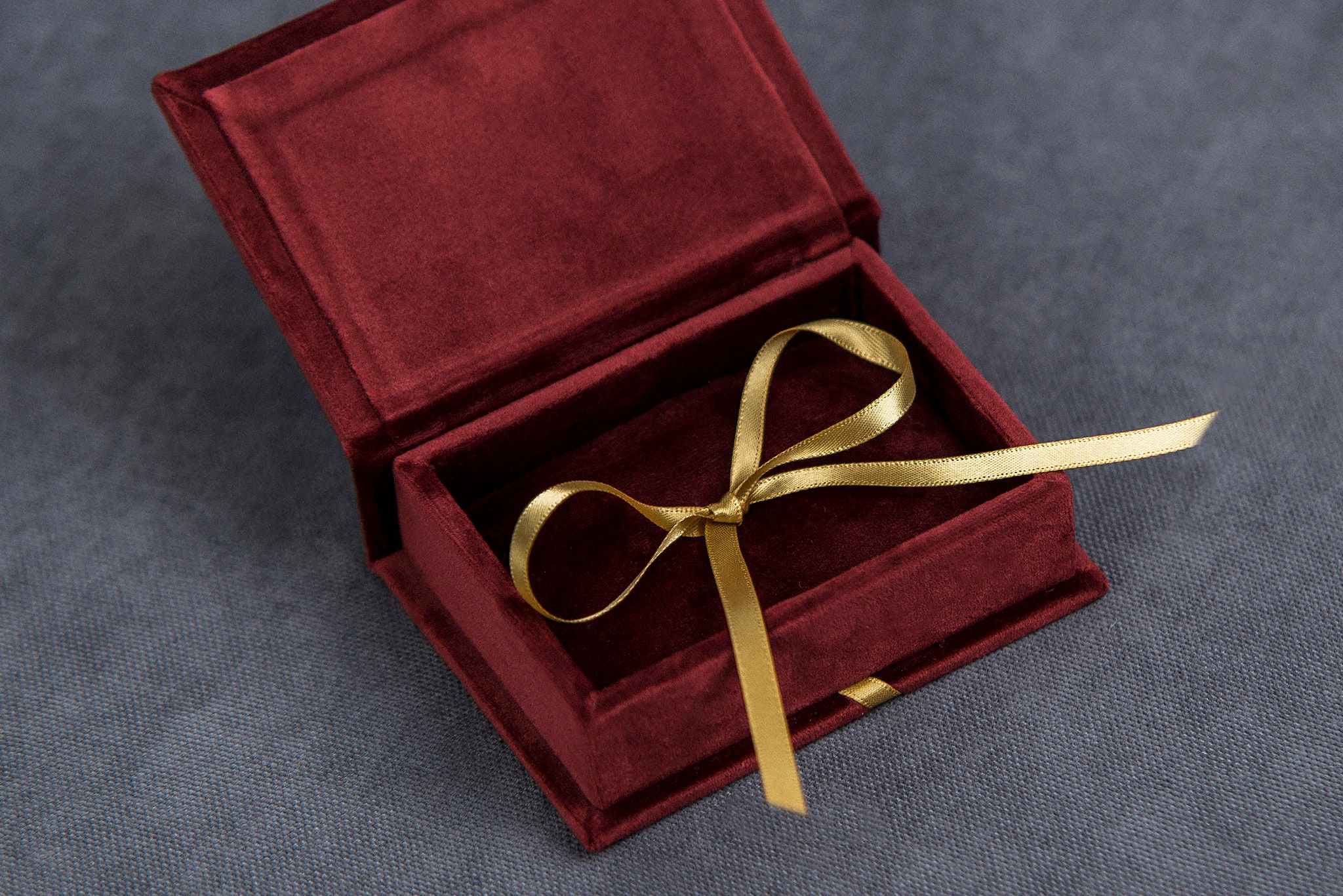 Small Jewelry Box With Custom Words/names/monogram/initals - Etsy