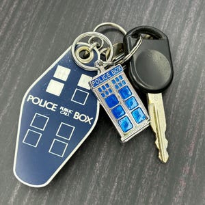 Doctor Who Inspired Tardis Keychain, Police Box Time Machine Keychain ...