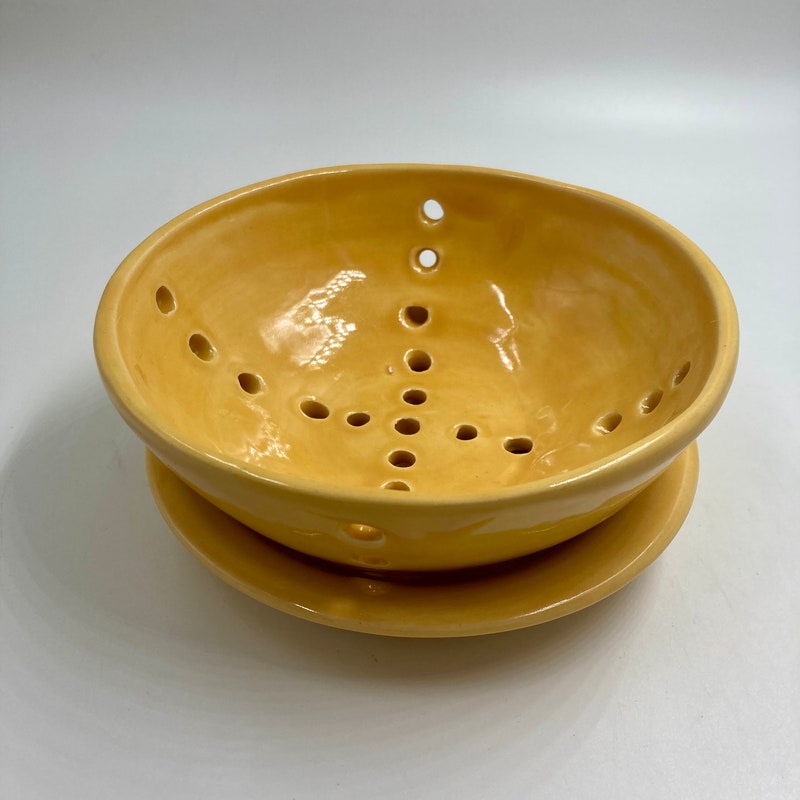 Berry Bowl Colander - Etsy