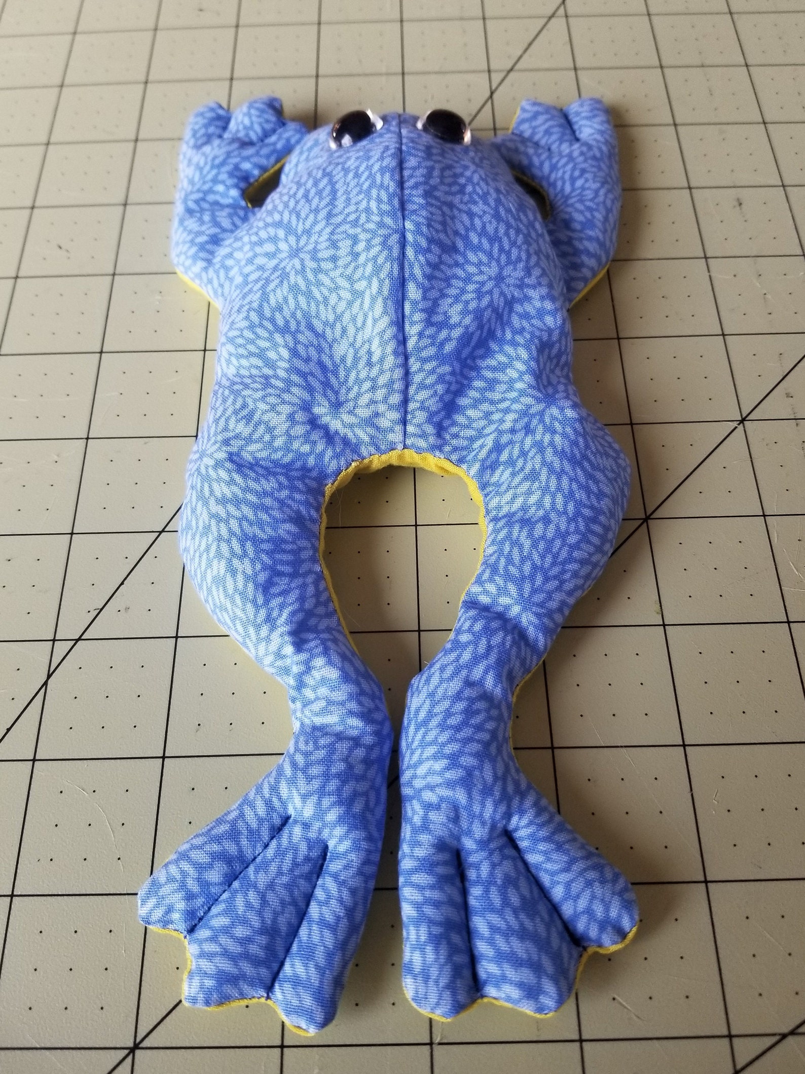 Bean Bag Frog Pattern PDF Download File to Make 2 Sizes of Cute Frogs 9 ...