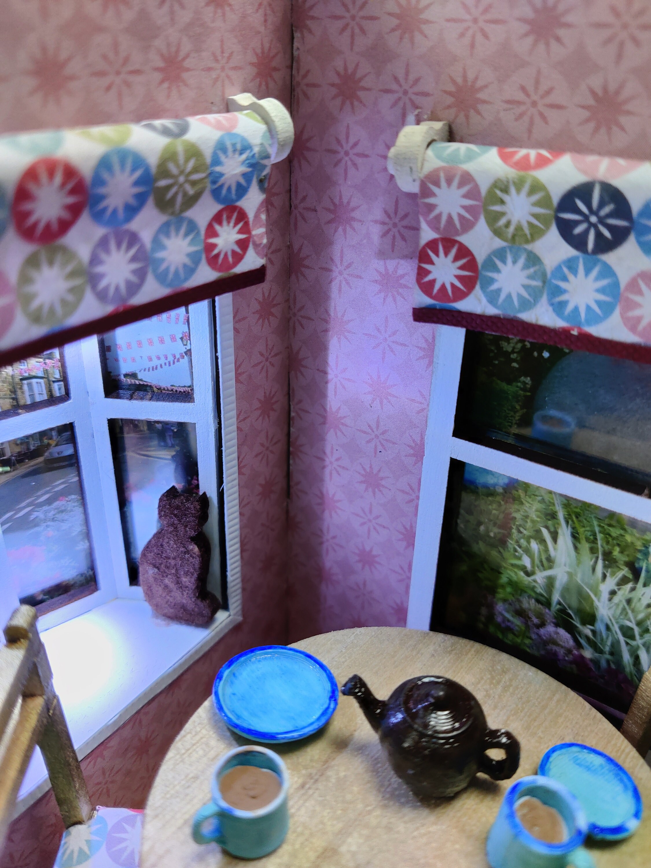 Book Nook Intrigue Table for Two Kit - Etsy UK