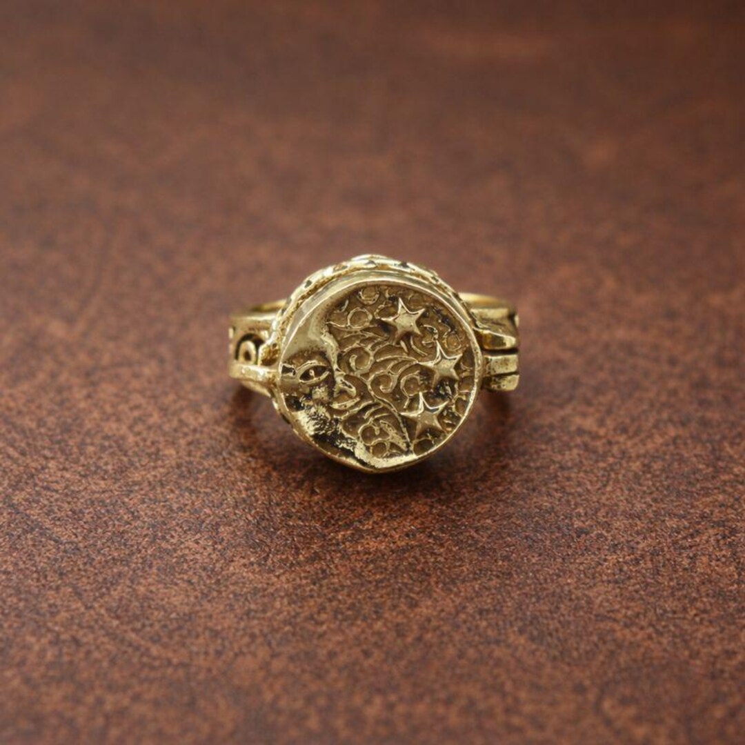 Vintage Poison Box Ring | Secret Compartment Ring | Celestial Moon ...