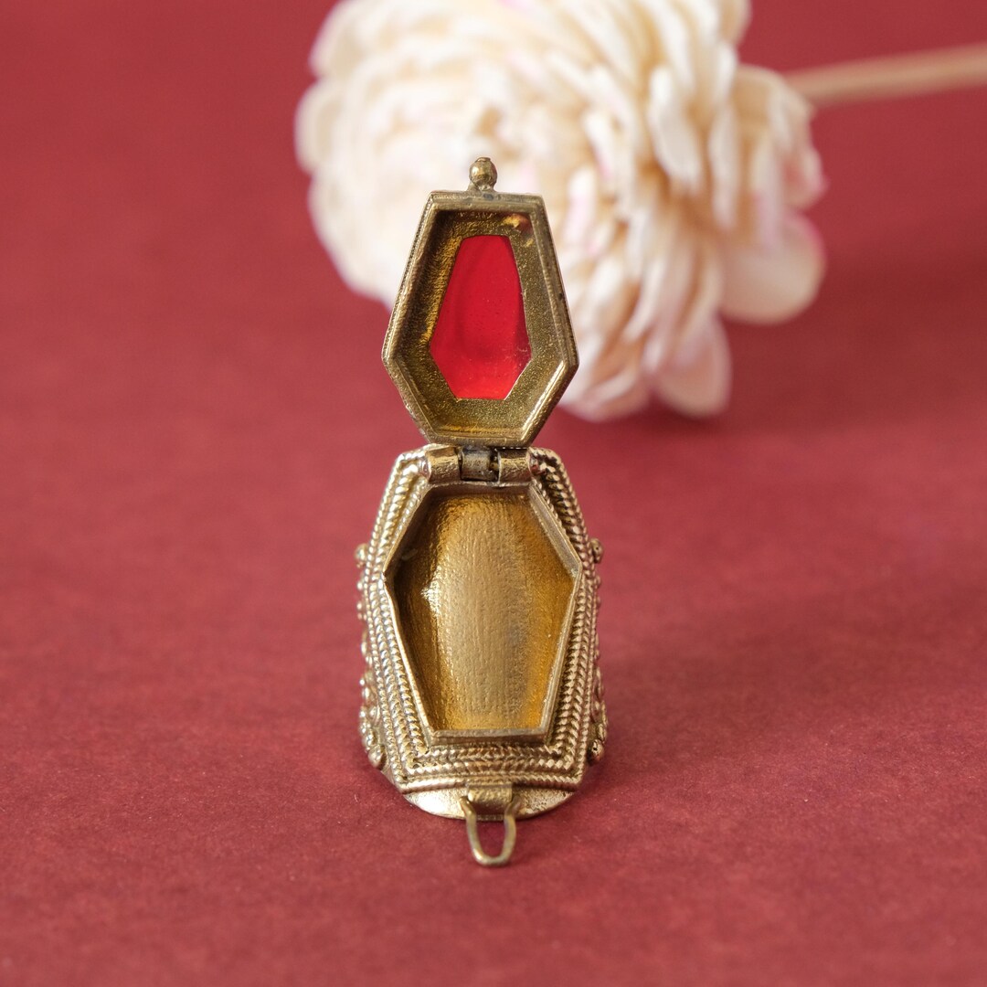 Poison Box Ring, Gothic Coffin Locket Ring, Vintage Style Secret ...