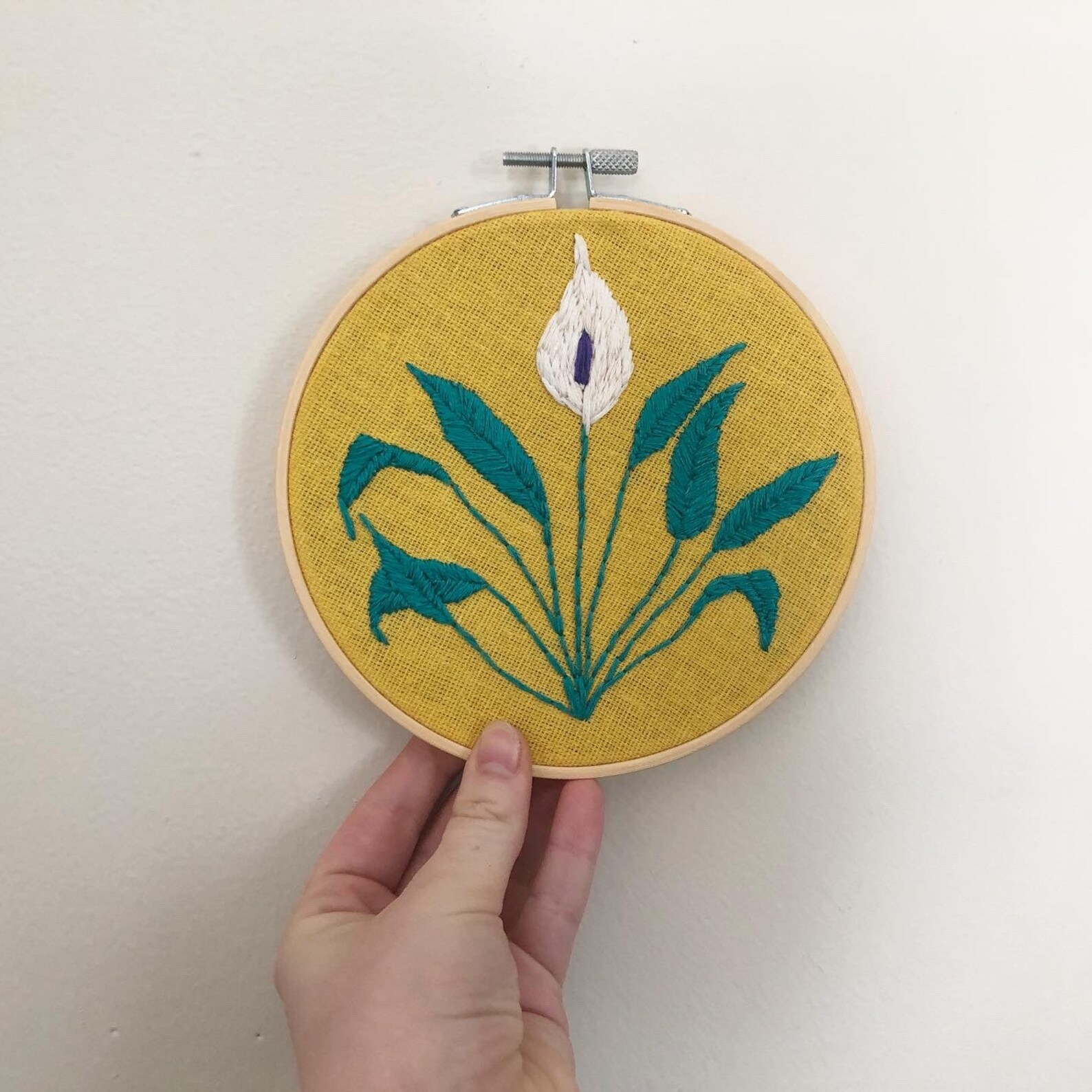 Peace Lily Embroidery Hoop Art, Floral Room Decor, Embroidered Wall Art ...