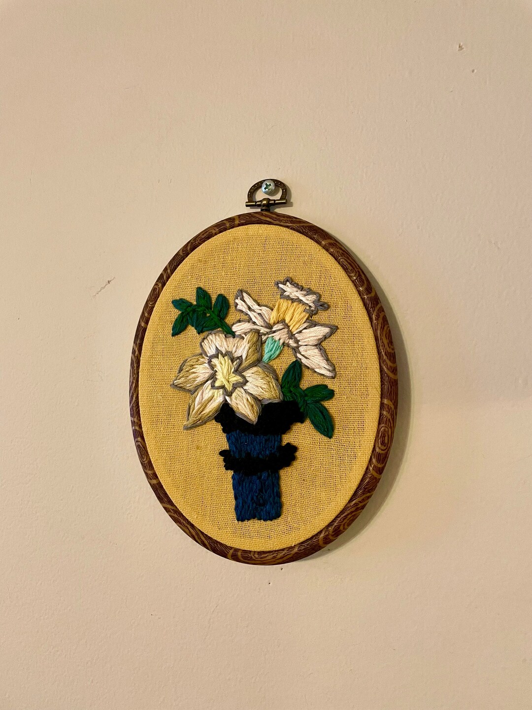 Daffodils in a Vase Hand Embroidery, Floral Embroidered Hoop Art, One ...