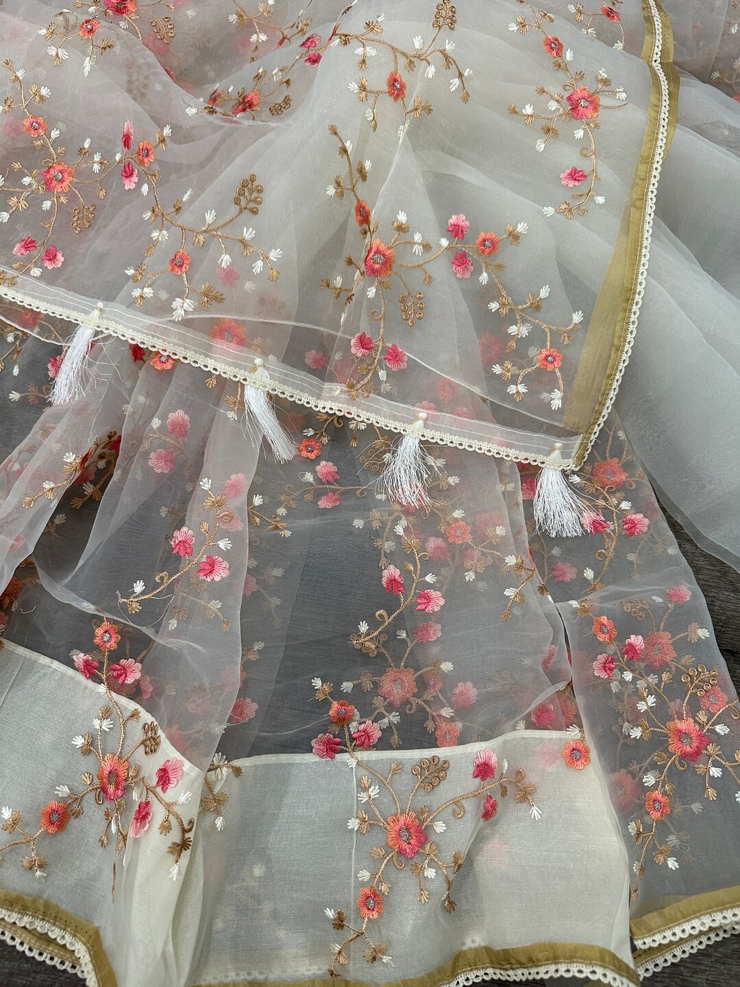 Embroidered Ivory Muslin Jamdani Saree/free Shipping in US - Etsy