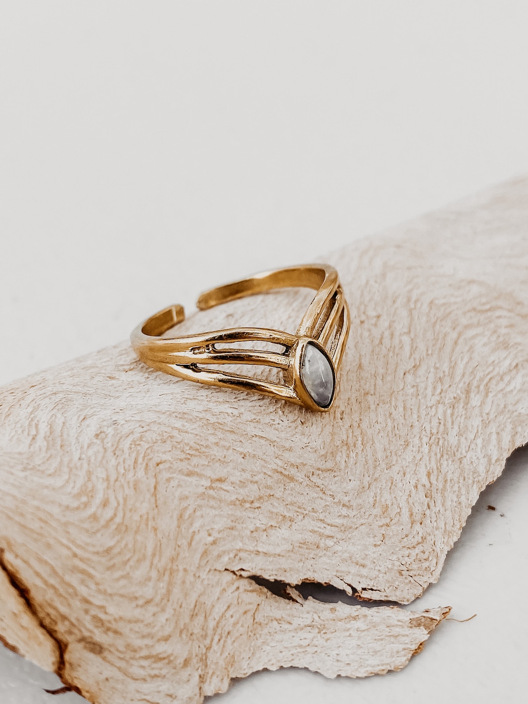 Zenith Ring Gold I Mondstein Boho I Edelsteinring I Geschenk Frau I Edelsteine I Tribe Festival ...