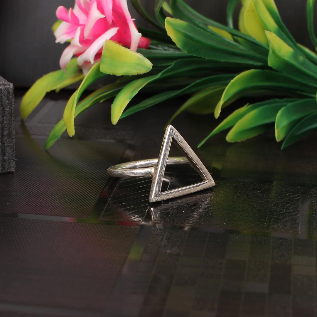 Handmade Triangle Sterling Silver Ring: Geometric Arrow Jewelry - Etsy