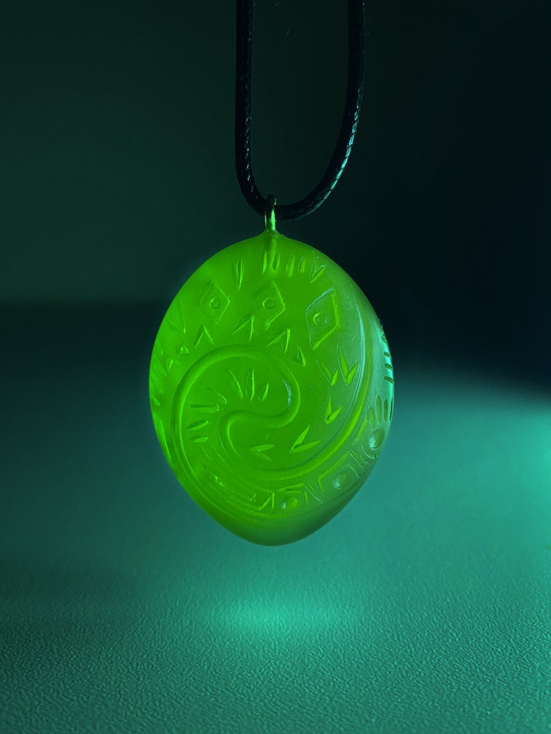 Glow in the Dark Heart of Te Fiti Necklace Te Fiti Heart - Etsy