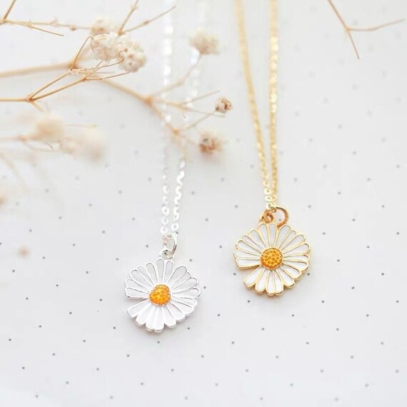Daisy Necklace Dainty Daisy Charm Necklace Minimalist Daisy - Etsy