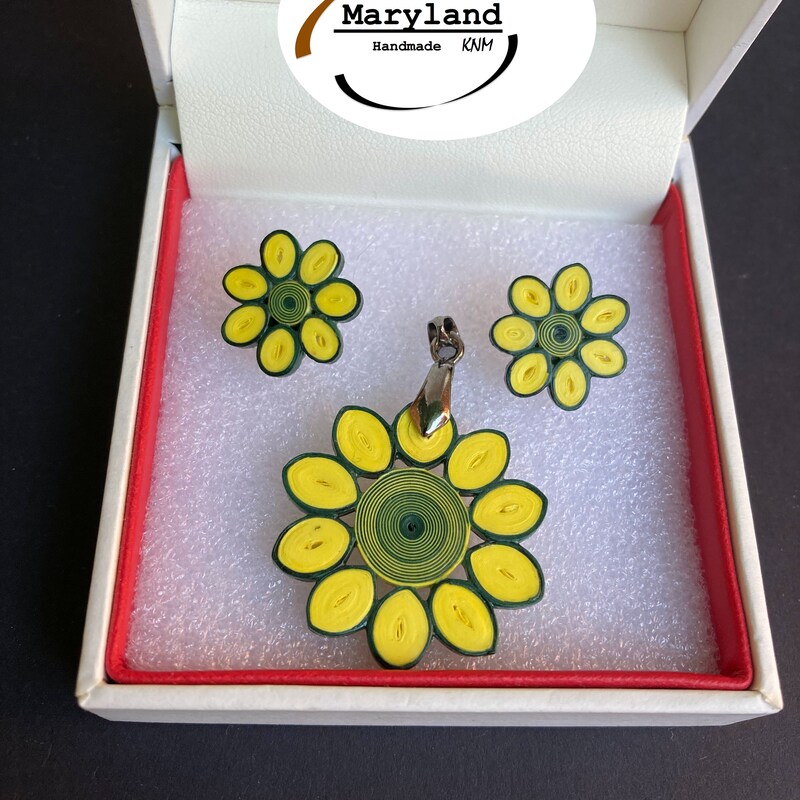 Quilling Pendant - Etsy