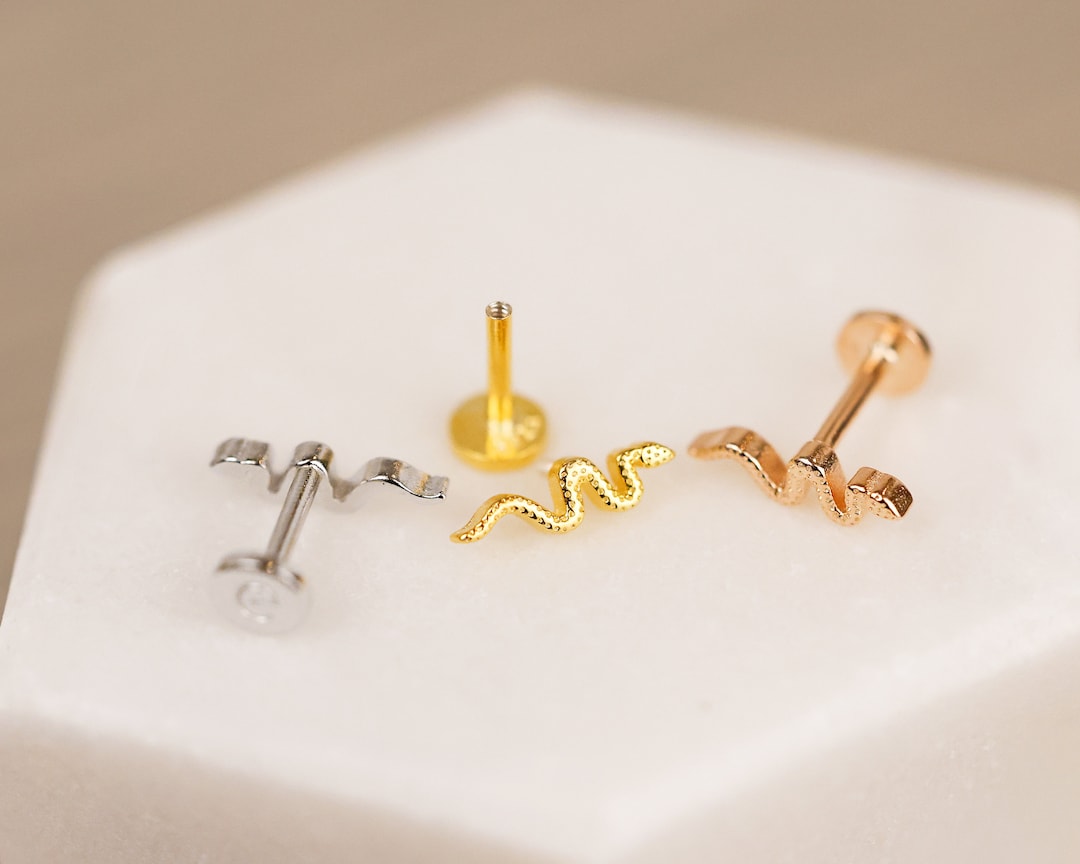 18G/16G Tiny Serpent Labret Stud • Internally Threaded Labret • Gold ...