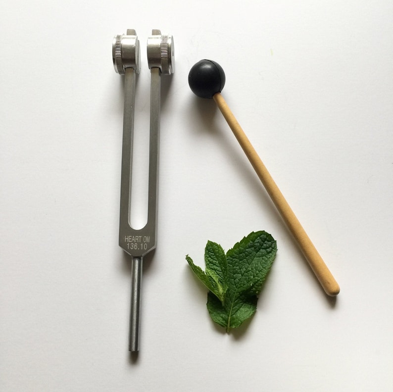 OM 136.1hz Tuning Fork: Heart Chakra Healing, Stress Relief - Etsy