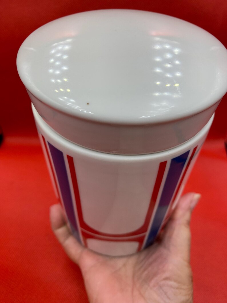 MCM Design, Mod, Red, White and Blue Decor, Mid Century, Groovy Design ...