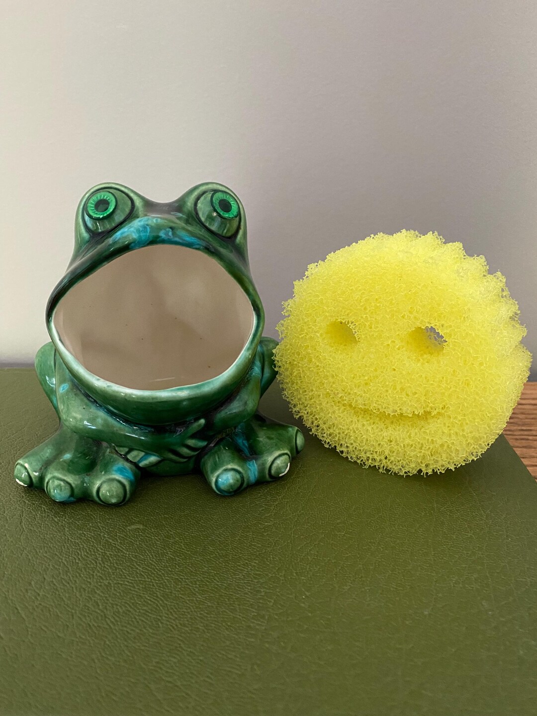 FROGGY SPONGE HOLDER, 1970's, Green Speckled Glaze, Frog Lover, Retro ...