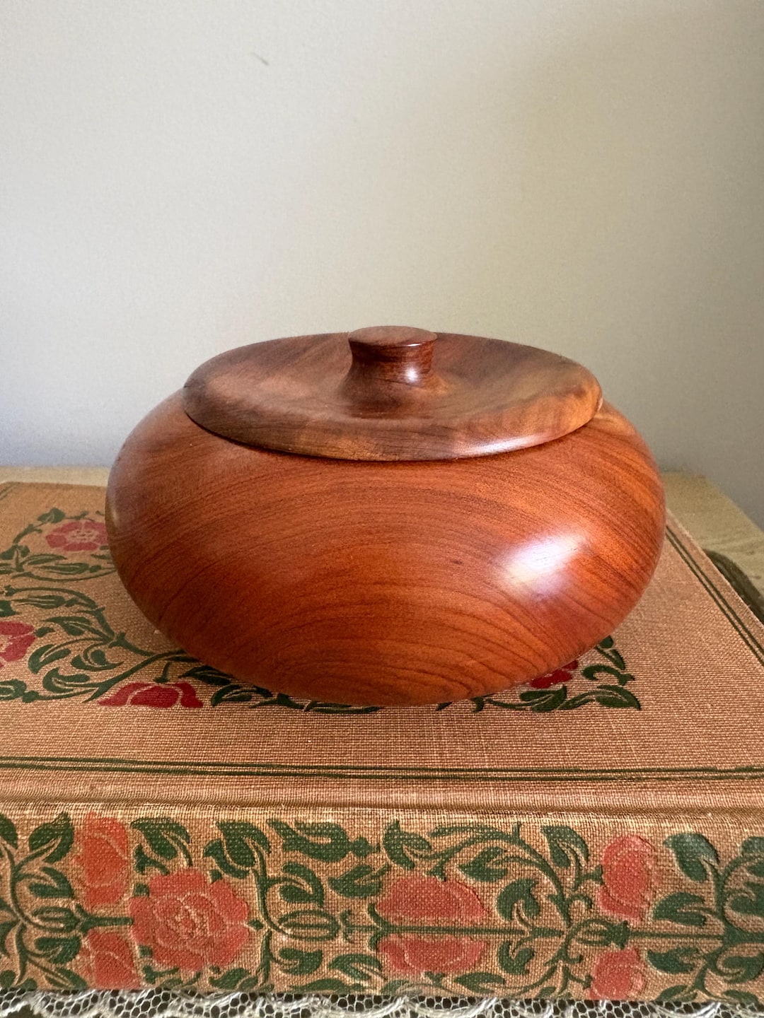 BERMUDA CEDAR WOOD Lidded Container, Trinket Dish, Lathe/hand Turned ...