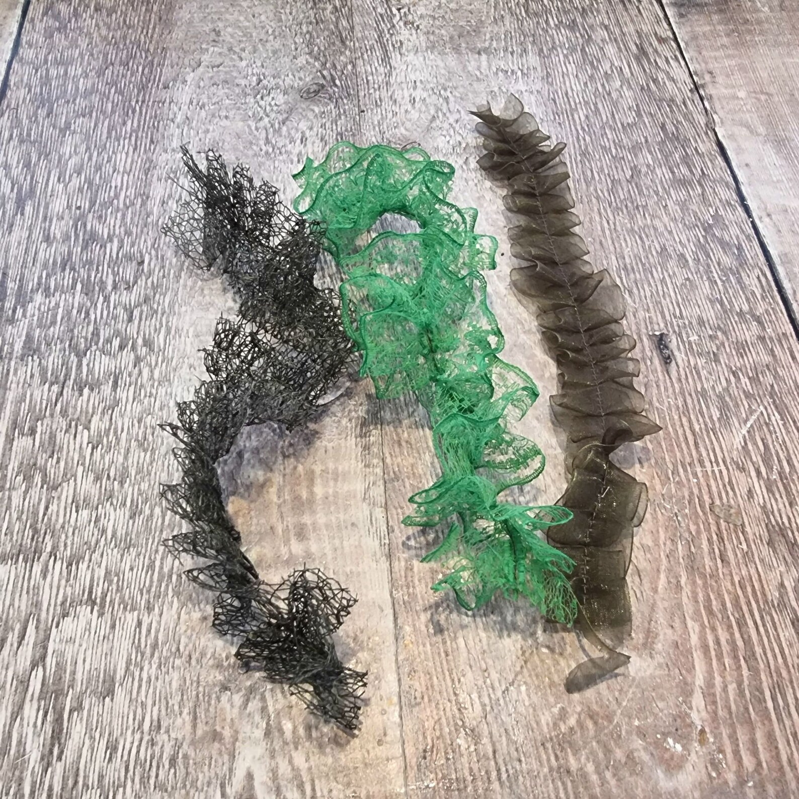 Green Lace Sewn Ruffle Frills for Page Edges (8 Inches Long Set of 3 ...