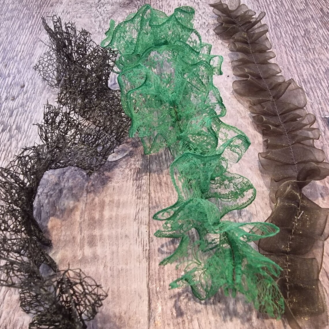 Green Lace Sewn Ruffle Frills for Page Edges (8 Inches Long Set of 3 ...
