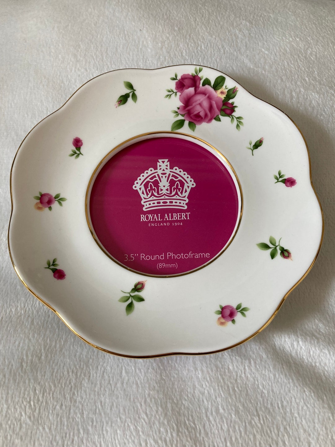 Gorgeous royal Albert new Country Roses Round Picture Frame. Lovely ...