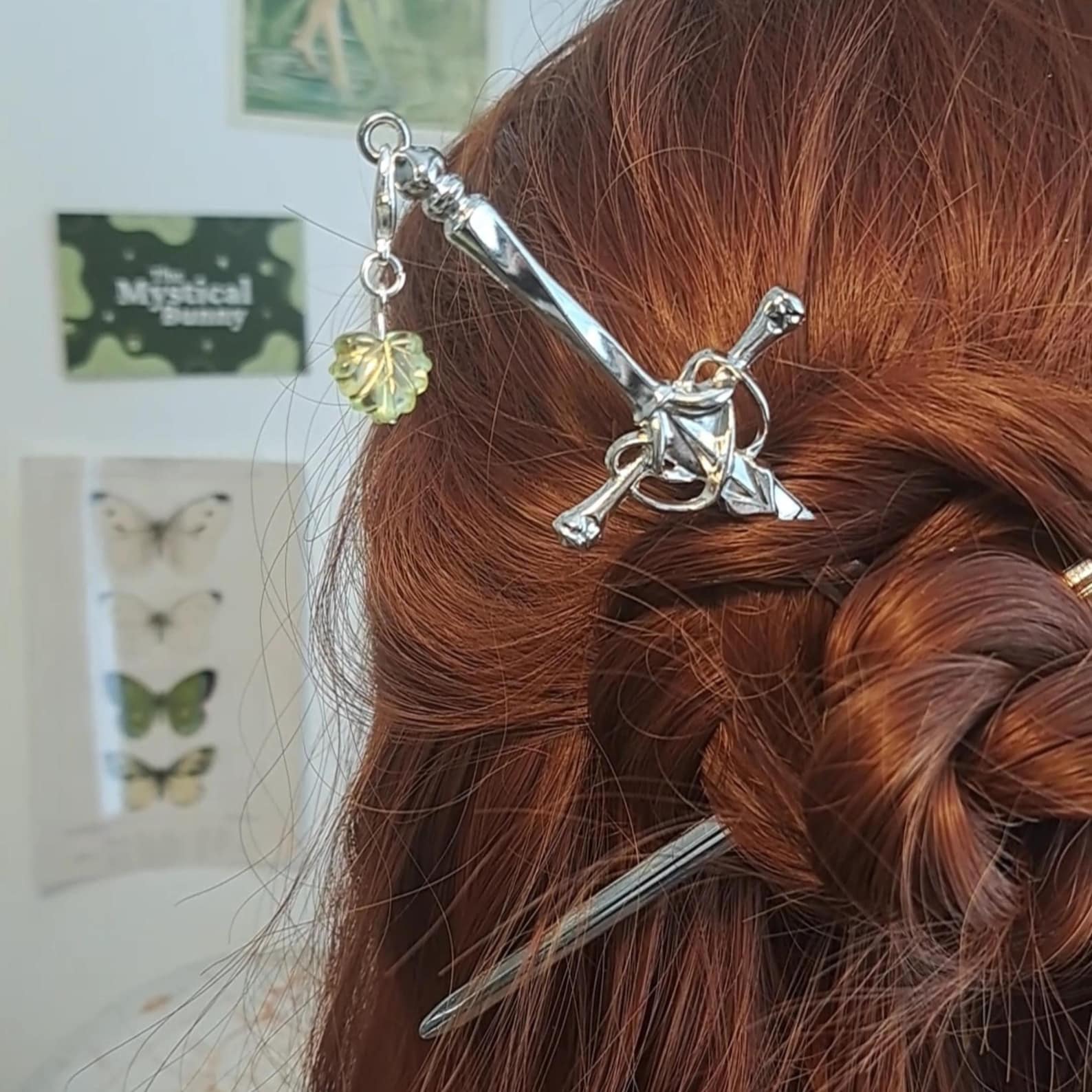 Gold or Silver Tone Sword Hair Pin With Leaf Charms, 1x20cm Hair Sword ...