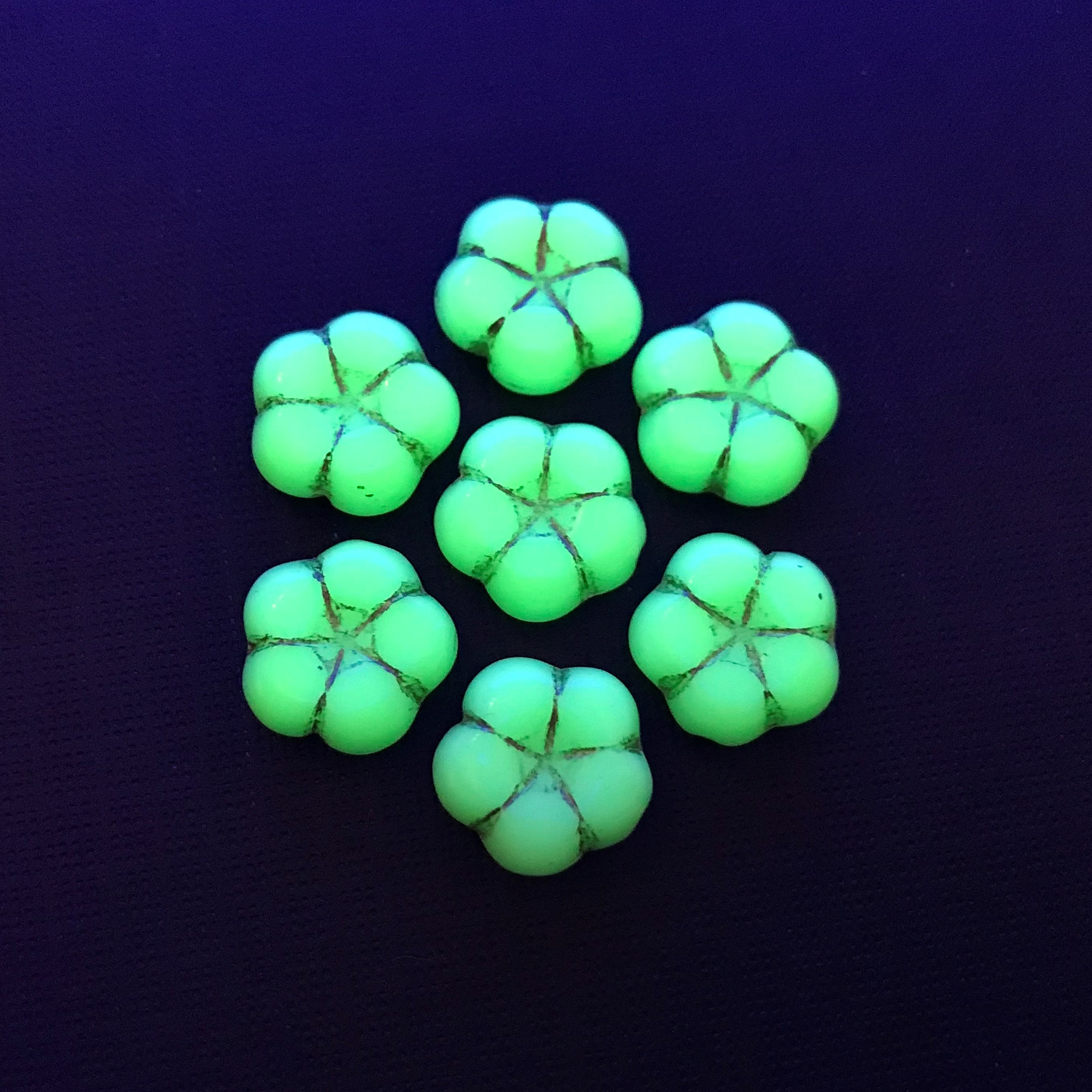 10pc Puffed Flower Beads Opaque Mint Green Gold UV Reactive - Etsy