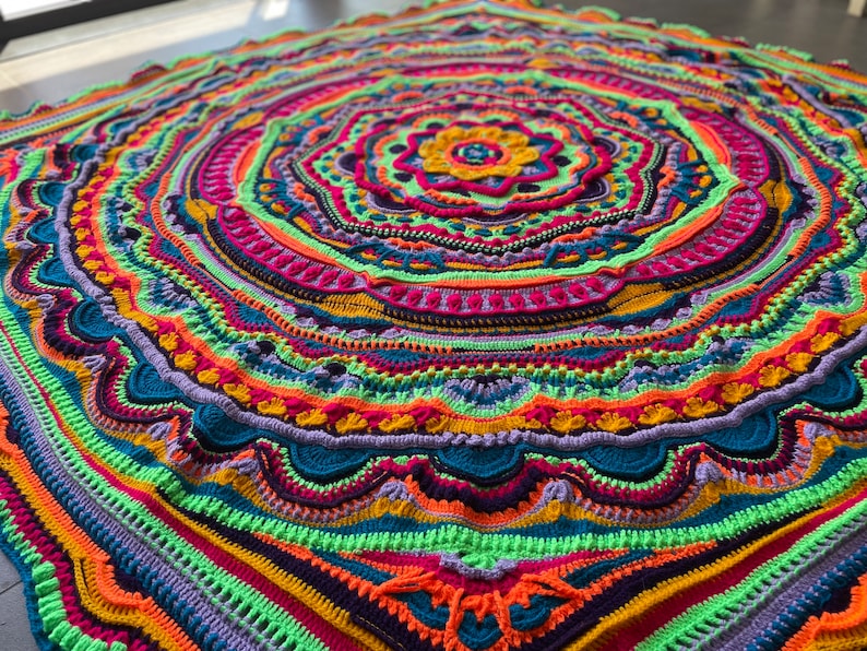 Mandala Madness Crochet Blanket. Pattern by Helen Shrimpton and Ineke ...