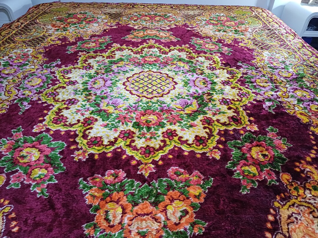 Vintage Floral Velvet Coverlet, Rustic Large Shiny Rose Tapestry ...