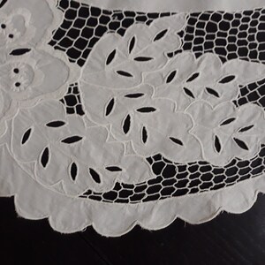 Hand Embroidered Cutwork Tablecloth Round / White Work Embroidery ...