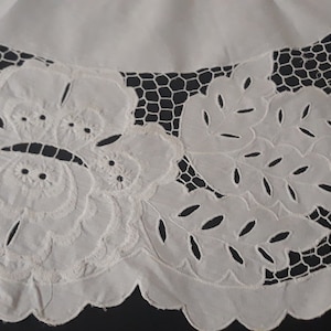Hand Embroidered Cutwork Tablecloth Round / White Work Embroidery ...