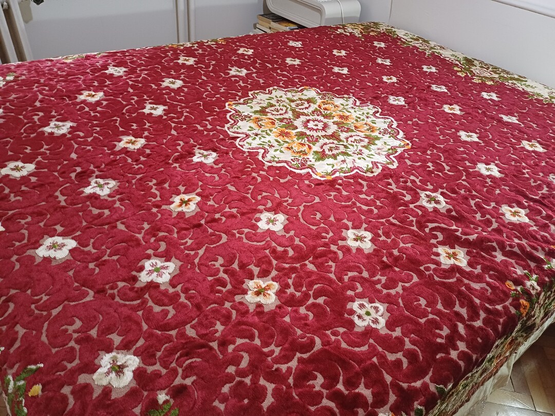 Vintage Red Velvet Bed Cover, Retro Large Shiny Floral Tapestry Velour ...