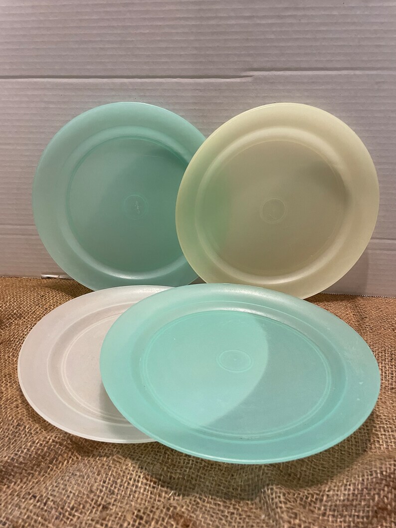 Vintage Tupperware Plates Set of Four - Etsy